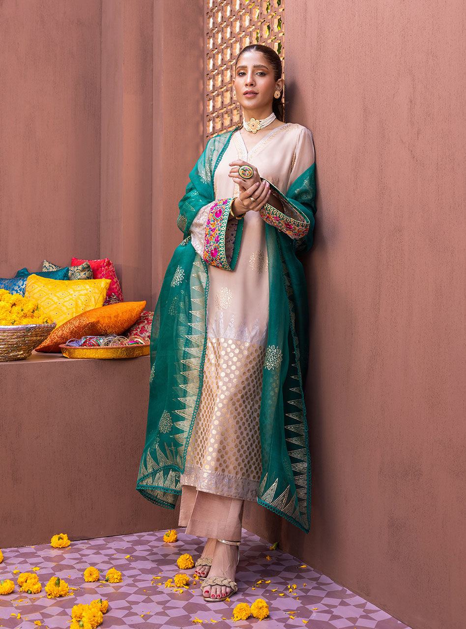 Zhaley – Zainab Chottani International