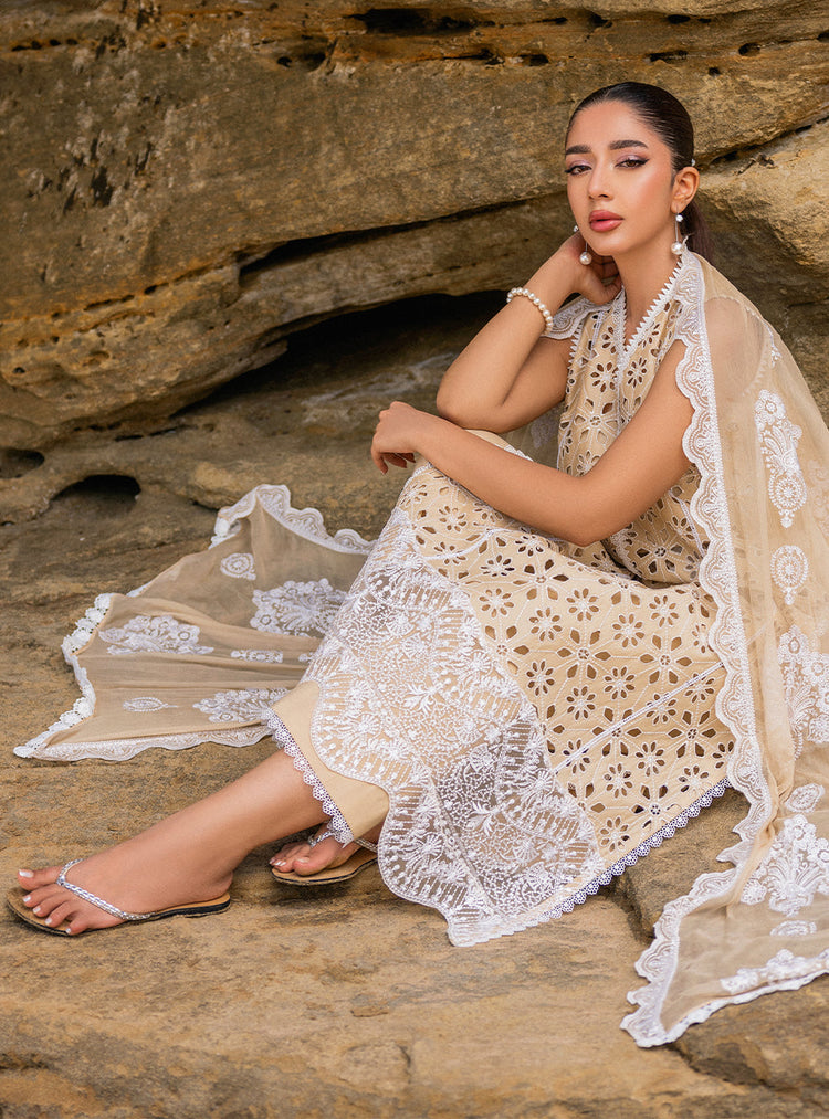 Motia - 7B – Zainab Chottani International