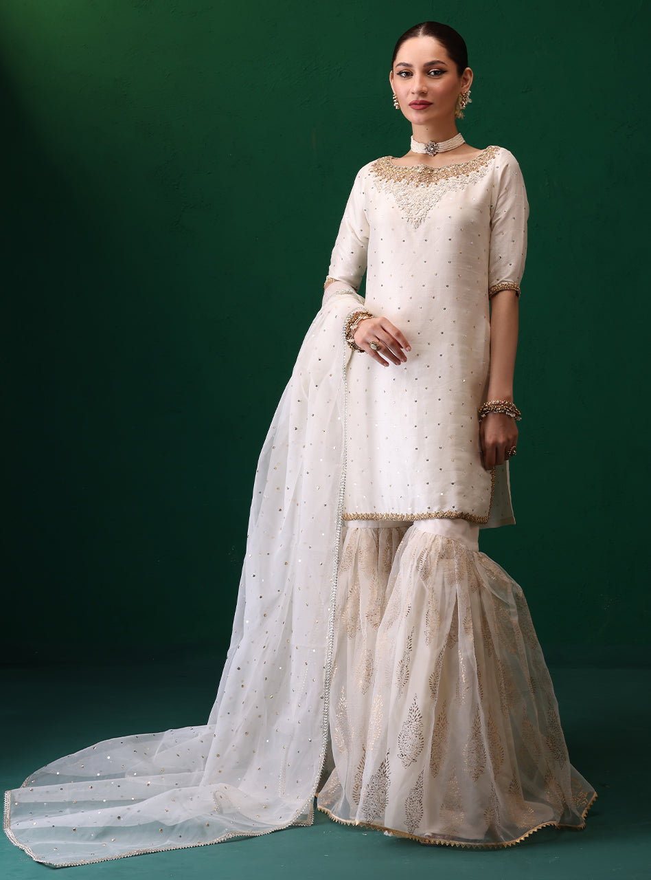 Meeraz – Zainab Chottani International